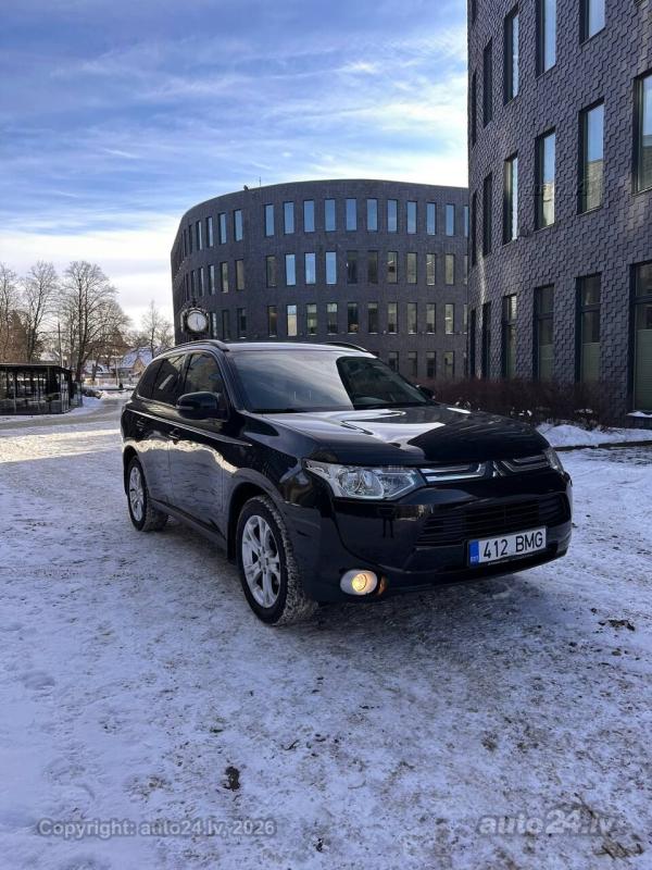 Black Mitsubishi Outlander 2014 in Tallinn, with an engine capacity of 2.00 L and mileage of 96 thousand km for 11500 €, photo 1 on AUTOMOTO.COM.LV