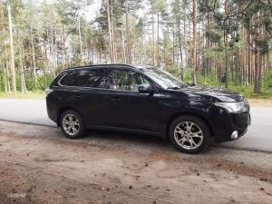 Black Mitsubishi Outlander 2014 in Tallinn, with an engine capacity of 2.00 L and mileage of 230 thousand km for 6500 €, photo 15 on AUTOMOTO.COM.LV