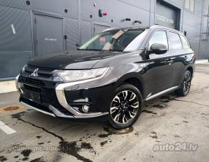 Melns Mitsubishi Outlander 2015 Tallina, ar dzinēja tilpumu 2.00 L un nobraukumu 269 tūkst. km par 11300 €, foto  vietnē AUTOMOTO.COM.LV