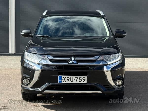Mitsubishi Outlander 2015 Tallina vietnÄ Melns Mitsubishi Outlander 2015 Tallina, ar dzinÄja tilpumu 2.00 L un nobraukumu 227 tÅ«kst. km par 9990 ā¬, foto 3 vietnÄ AUTOMOTO.COM.LV
