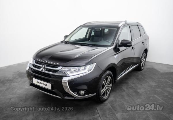 Black Mitsubishi Outlander 2016 in Tallinn, with an engine capacity of 2.00 L and mileage of 198 thousand km for 11999 €, photo 1 on AUTOMOTO.COM.LV