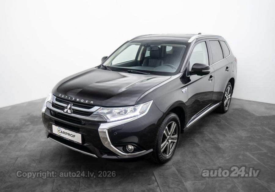 Black Mitsubishi Outlander 2016 in Tallinn, with an engine capacity of 2.00 L and mileage of 198 thousand km for 11999 €, photo 1 on AUTOMOTO.COM.LV