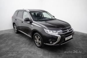 Black Mitsubishi Outlander 2016 in Tallinn, with an engine capacity of 2.00 L and mileage of 198 thousand km for 11999 €, photo 4 on AUTOMOTO.COM.LV