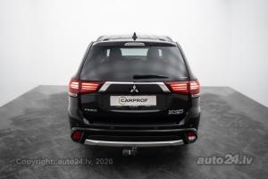 Black Mitsubishi Outlander 2016 in Tallinn, with an engine capacity of 2.00 L and mileage of 198 thousand km for 11999 €, photo 6 on AUTOMOTO.COM.LV