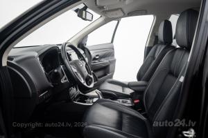 Black Mitsubishi Outlander 2016 in Tallinn, with an engine capacity of 2.00 L and mileage of 198 thousand km for 11999 €, photo 8 on AUTOMOTO.COM.LV