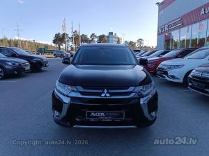 Melns Mitsubishi Outlander 2017 Tallina, ar dzinēja tilpumu 2.00 L un nobraukumu 156 tūkst. km par 16890 €, foto 3 vietnē AUTOMOTO.COM.LV