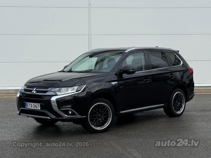Melns Mitsubishi Outlander 2017 Tallina, ar dzinēja tilpumu 2.00 L un nobraukumu 125 tūkst. km par 13900 €, foto 1 vietnē AUTOMOTO.COM.LV