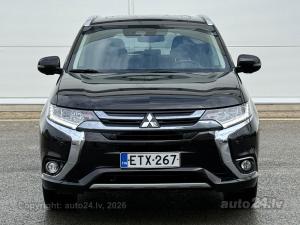 Melns Mitsubishi Outlander 2017 Tallina, ar dzinēja tilpumu 2.00 L un nobraukumu 125 tūkst. km par 13900 €, foto 6 vietnē AUTOMOTO.COM.LV