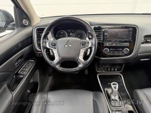 Melns Mitsubishi Outlander 2017 Tallina, ar dzinēja tilpumu 2.00 L un nobraukumu 125 tūkst. km par 13900 €, foto 14 vietnē AUTOMOTO.COM.LV