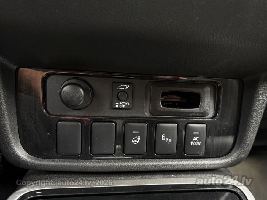 Melns Mitsubishi Outlander 2017 Tallina, ar dzinēja tilpumu 2.00 L un nobraukumu 125 tūkst. km par 13900 €, foto 17 vietnē AUTOMOTO.COM.LV