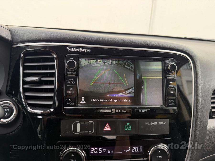 Melns Mitsubishi Outlander 2017 Tallina, ar dzinēja tilpumu 2.00 L un nobraukumu 125 tūkst. km par 13900 €, foto 18 vietnē AUTOMOTO.COM.LV