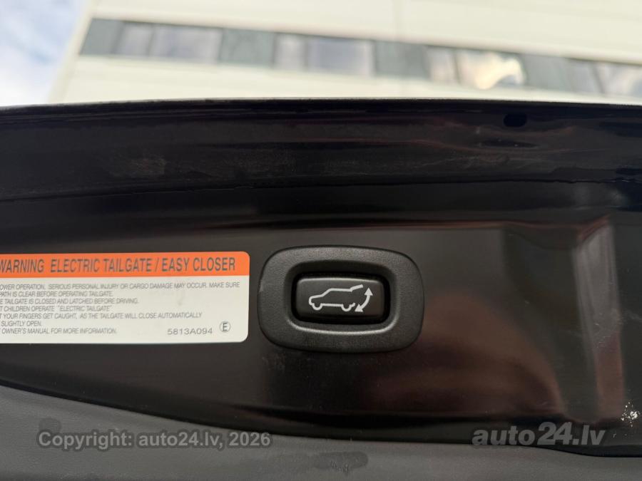Melns Mitsubishi Outlander 2017 Tallina, ar dzinēja tilpumu 2.00 L un nobraukumu 125 tūkst. km par 13900 €, foto 25 vietnē AUTOMOTO.COM.LV