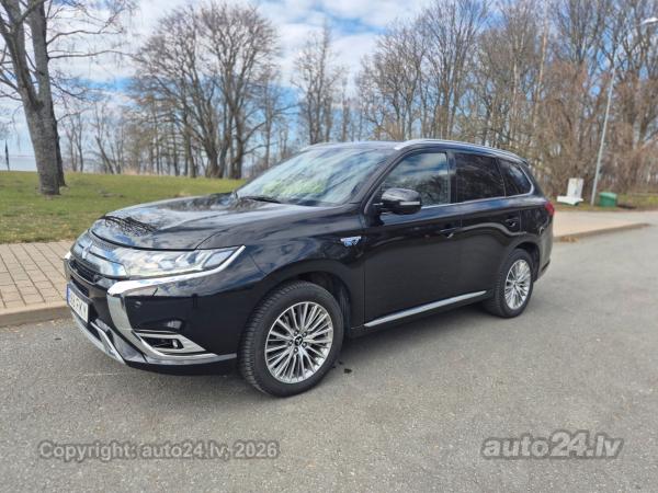Black Mitsubishi Outlander 2021 in Tallinn, with an engine capacity of 2.40 L and mileage of 91 thousand km for 22900 €, photo 1 on AUTOMOTO.COM.LV