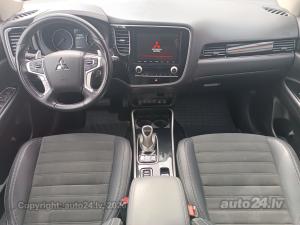 Melns Mitsubishi Outlander 2021 Tallina, ar dzinēja tilpumu 2.40 L un nobraukumu 69 tūkst. km par 23890 €, foto 6 vietnē AUTOMOTO.COM.LV