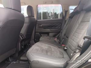 Melns Mitsubishi Outlander 2021 Tallina, ar dzinēja tilpumu 2.40 L un nobraukumu 69 tūkst. km par 23890 €, foto 9 vietnē AUTOMOTO.COM.LV