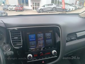 Melns Mitsubishi Outlander 2021 Tallina, ar dzinēja tilpumu 2.40 L un nobraukumu 69 tūkst. km par 23890 €, foto 16 vietnē AUTOMOTO.COM.LV