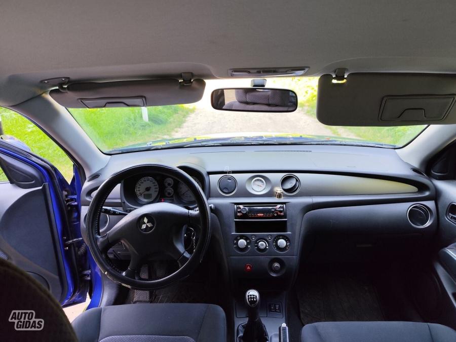 Blue Mitsubishi Outlander 2005 in Vilnius, with an engine capacity of 2.40 L and mileage of 257 thousand km for 1600 €, photo 7 on AUTOMOTO.COM.LV