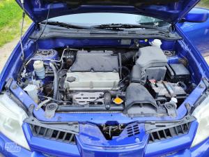Blue Mitsubishi Outlander 2005 in Vilnius, with an engine capacity of 2.40 L and mileage of 257 thousand km for 1600 €, photo 8 on AUTOMOTO.COM.LV