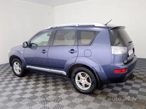 Zils Mitsubishi Outlander 2007 Tallina, ar dzinēja tilpumu 2.00 L un nobraukumu 314 tūkst. km par 1499 €, foto 5 vietnē AUTOMOTO.COM.LV