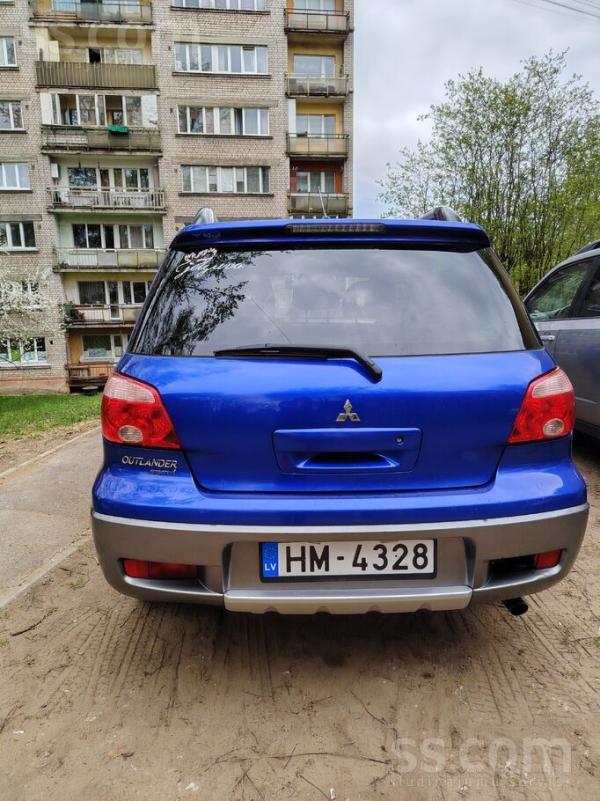 Blue Mitsubishi Outlander 2007 in Riga, with an engine capacity of 2.00 L and mileage of 204 thousand km for 2200 €, photo 2 on AUTOMOTO.COM.LV