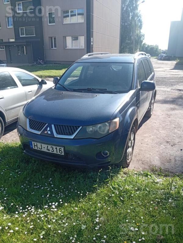 Blue Mitsubishi Outlander 2007 in Riga, with an engine capacity of 2.00 L and mileage of 342 thousand km for 950 €, photo 1 on AUTOMOTO.COM.LV