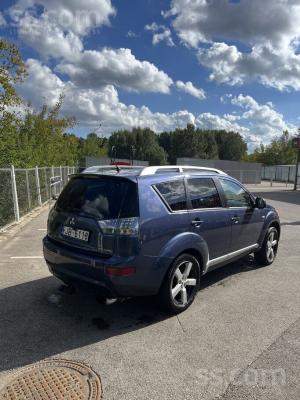 Zils Mitsubishi Outlander 2007 Daugavpils, ar dzinēja tilpumu 2.00 L un nobraukumu 393 tūkst. km par 2200 €, foto 7 vietnē AUTOMOTO.COM.LV