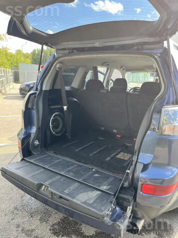 Zils Mitsubishi Outlander 2007 Daugavpils, ar dzinēja tilpumu 2.00 L un nobraukumu 393 tūkst. km par 2200 €, foto 8 vietnē AUTOMOTO.COM.LV