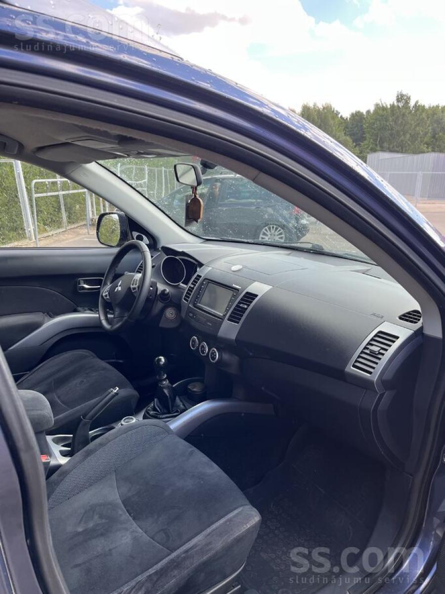 Zils Mitsubishi Outlander 2007 Daugavpils, ar dzinēja tilpumu 2.00 L un nobraukumu 393 tūkst. km par 2200 €, foto 10 vietnē AUTOMOTO.COM.LV