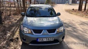 Blue Mitsubishi Outlander 2008 in Ogre, with an engine capacity of 2.00 L and mileage of 204 thousand km for 10500 €, photo 6 on AUTOMOTO.COM.LV