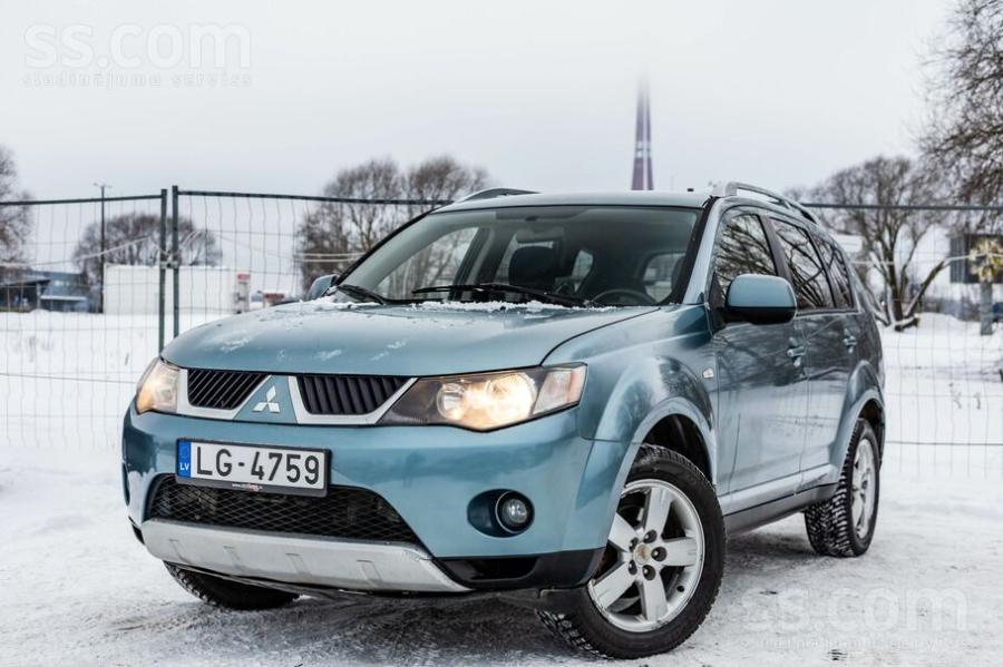 Blue Mitsubishi Outlander 2008 in Riga, with an engine capacity of 2.00 L and mileage of 311 thousand km for 4290 €, photo 1 on AUTOMOTO.COM.LV