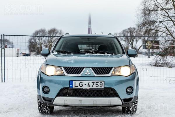 Blue Mitsubishi Outlander 2008 in Riga, with an engine capacity of 2.00 L and mileage of 311 thousand km for 4290 €, photo 3 on AUTOMOTO.COM.LV