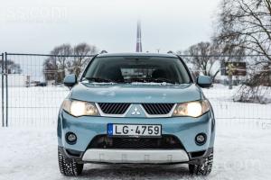Blue Mitsubishi Outlander 2008 in Riga, with an engine capacity of 2.00 L and mileage of 311 thousand km for 4290 €, photo 3 on AUTOMOTO.COM.LV