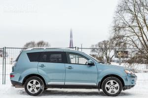 Blue Mitsubishi Outlander 2008 in Riga, with an engine capacity of 2.00 L and mileage of 311 thousand km for 4290 €, photo 5 on AUTOMOTO.COM.LV