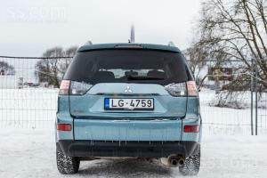 Blue Mitsubishi Outlander 2008 in Riga, with an engine capacity of 2.00 L and mileage of 311 thousand km for 4290 €, photo 8 on AUTOMOTO.COM.LV