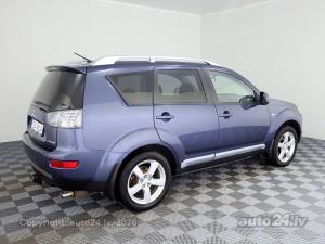 Zils Mitsubishi Outlander 2008 Tallina, ar dzinēja tilpumu 2.40 L un nobraukumu 279 tūkst. km par 2299 €, foto 4 vietnē AUTOMOTO.COM.LV