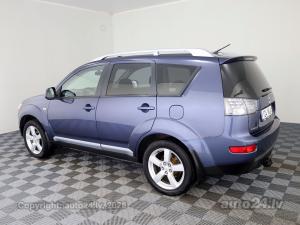 Zils Mitsubishi Outlander 2008 Tallina, ar dzinēja tilpumu 2.40 L un nobraukumu 279 tūkst. km par 2299 €, foto 5 vietnē AUTOMOTO.COM.LV