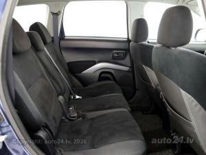 Zils Mitsubishi Outlander 2008 Tallina, ar dzinēja tilpumu 2.40 L un nobraukumu 279 tūkst. km par 2299 €, foto 8 vietnē AUTOMOTO.COM.LV