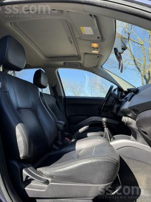 Zils Mitsubishi Outlander 2008 Rīga, ar dzinēja tilpumu 2.00 L un nobraukumu 289 tūkst. km par 2900 €, foto 11 vietnē AUTOMOTO.COM.LV