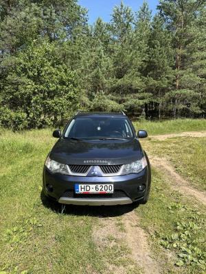 Blue Mitsubishi Outlander 2008 in Daugavpils, with an engine capacity of 2.40 L and mileage of 297 thousand km for 2400 €, photo  on AUTOMOTO.COM.LV