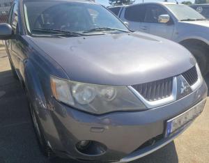 Blue Mitsubishi Outlander 2008 in Marijampole, with an engine capacity of 2.18 L and mileage of 320 thousand km for 2750 €, photo 6 on AUTOMOTO.COM.LV