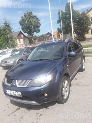 Blue Mitsubishi Outlander 2008 in Daugavpils, with an engine capacity of 2.00 L and mileage of 295 thousand km for 3100 €, photo  on AUTOMOTO.COM.LV