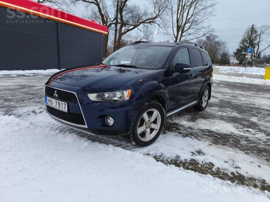Zils Mitsubishi Outlander 2011 Rīga, ar dzinēja tilpumu 2.20 L un nobraukumu 320 tūkst. km par 4000 €, foto 1 vietnē AUTOMOTO.COM.LV
