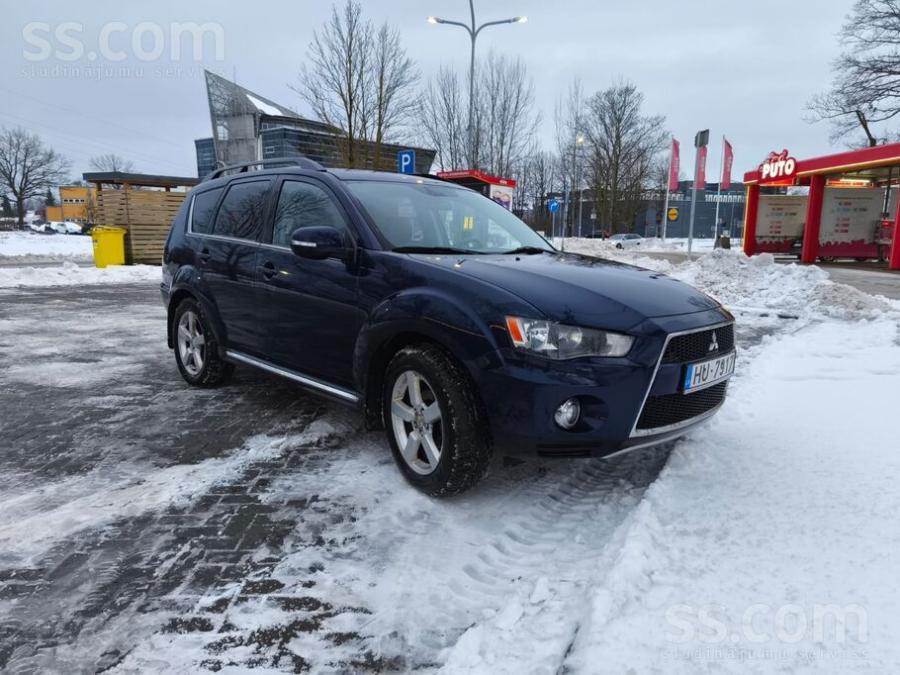 Zils Mitsubishi Outlander 2011 Rīga, ar dzinēja tilpumu 2.20 L un nobraukumu 320 tūkst. km par 4000 €, foto 3 vietnē AUTOMOTO.COM.LV