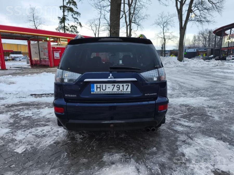 Zils Mitsubishi Outlander 2011 Rīga, ar dzinēja tilpumu 2.20 L un nobraukumu 320 tūkst. km par 4000 €, foto 11 vietnē AUTOMOTO.COM.LV