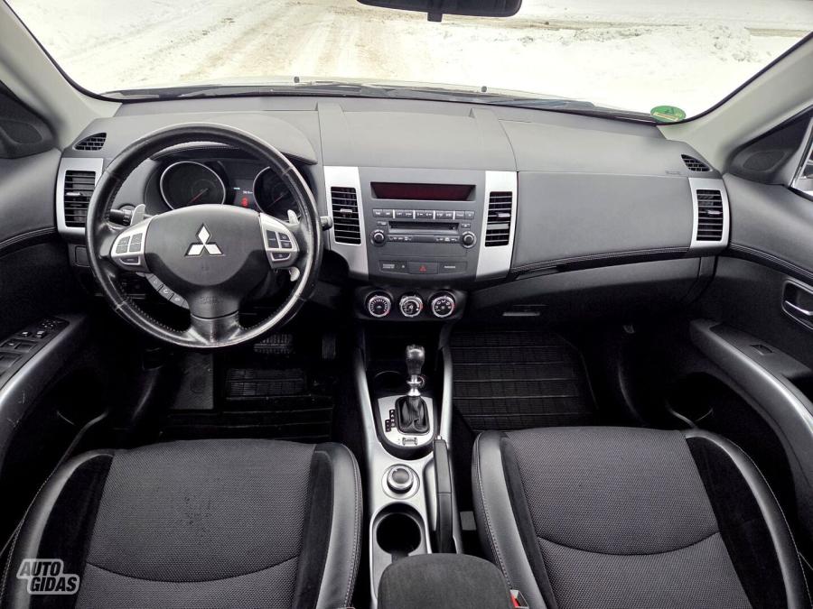 Zils Mitsubishi Outlander 2011 Viļņa, ar dzinēja tilpumu 2.20 L un nobraukumu 164 tūkst. km par 5800 €, foto 14 vietnē AUTOMOTO.COM.LV