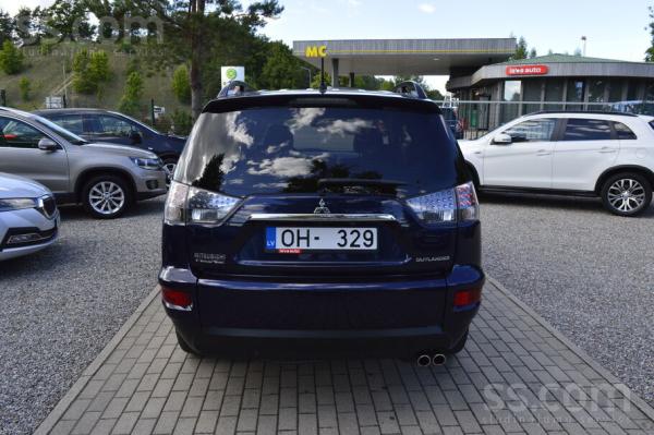 Blue Mitsubishi Outlander 2011 in Tukums, with an engine capacity of 2.20 L and mileage of 183 thousand km for 6795 €, photo 5 on AUTOMOTO.COM.LV