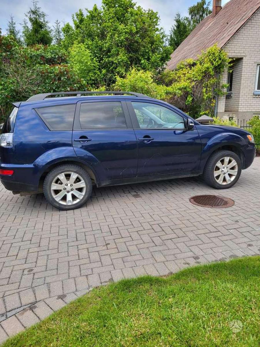 Zils Mitsubishi Outlander 2011 Šauļi, ar dzinēja tilpumu 2.36 L un nobraukumu 244 tūkst. km par 2400 €, foto 4 vietnē AUTOMOTO.COM.LV