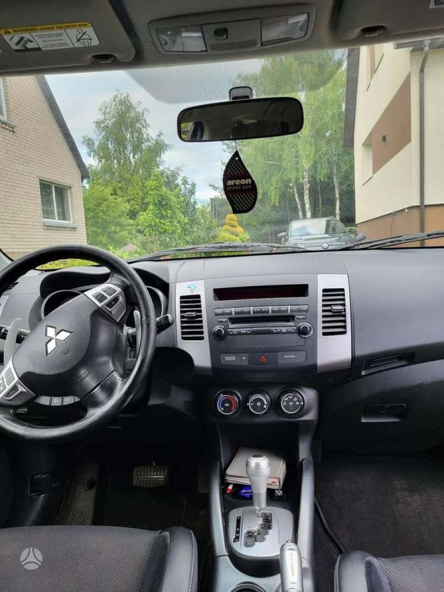 Zils Mitsubishi Outlander 2011 Šauļi, ar dzinēja tilpumu 2.36 L un nobraukumu 244 tūkst. km par 2400 €, foto 5 vietnē AUTOMOTO.COM.LV