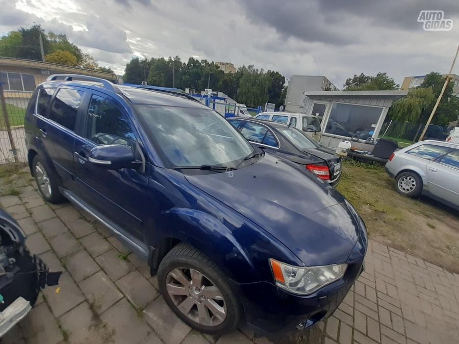 Blue Mitsubishi Outlander 2011 in Kaunas, with an engine capacity of 2.40 L and mileage of 240 thousand km for 1790 €, photo 3 on AUTOMOTO.COM.LV