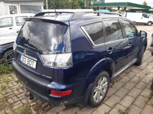 Blue Mitsubishi Outlander 2011 in Kaunas, with an engine capacity of 2.40 L and mileage of 240 thousand km for 1790 €, photo 4 on AUTOMOTO.COM.LV